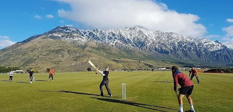 Queenstown Cricket Club - SENIORS