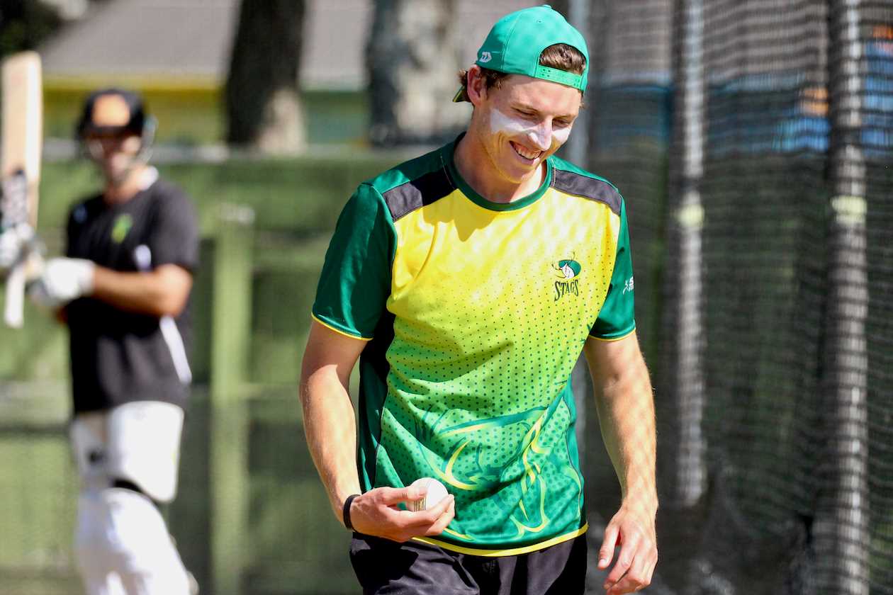 CD A MEN HEAD TO TAUPO