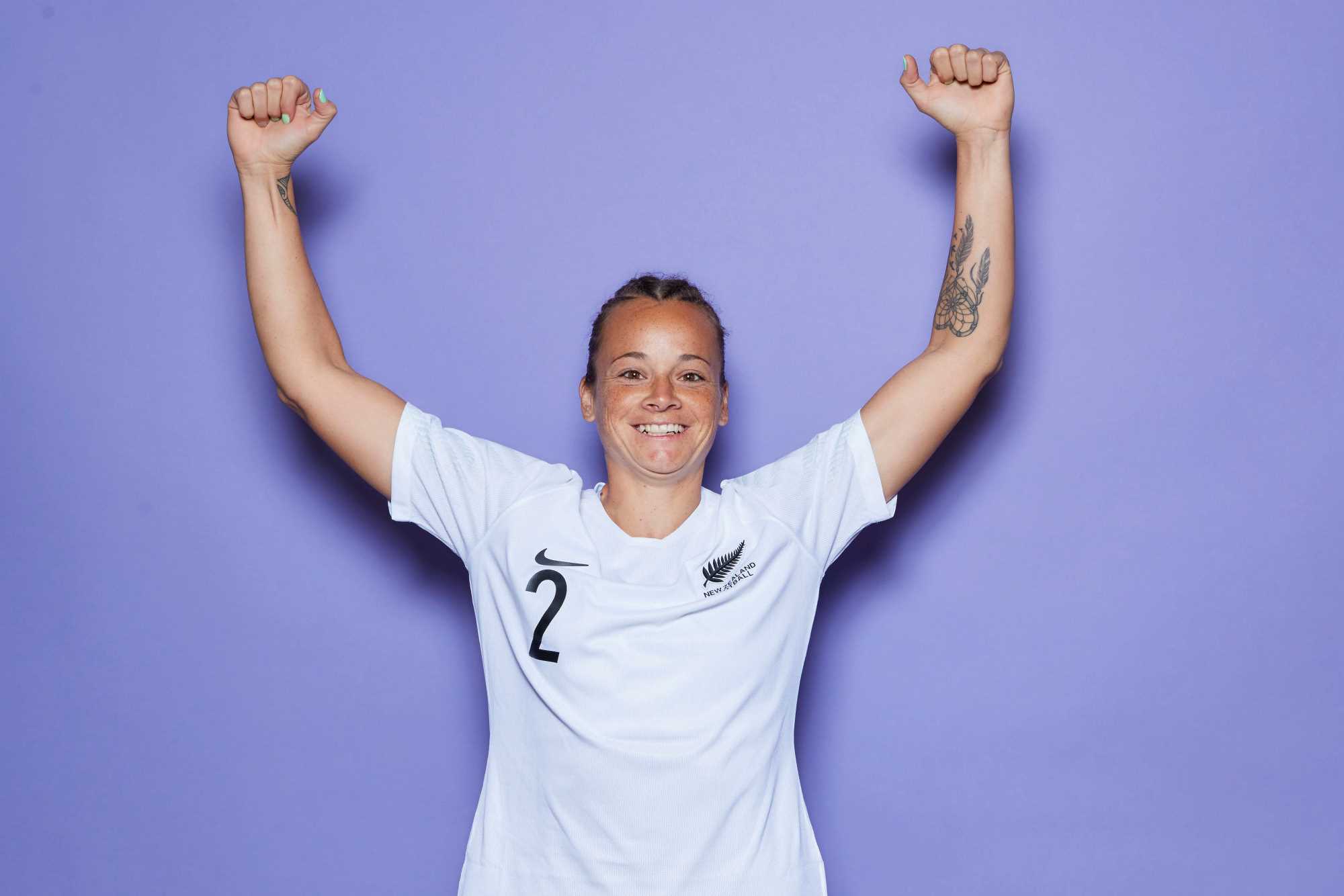 Ria re-signs with Spurs