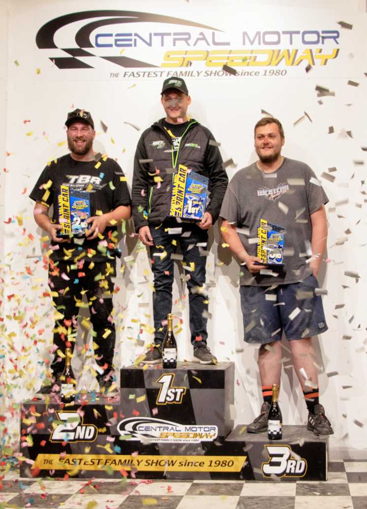 EXCITING NIGHT OF SPRINTCARS