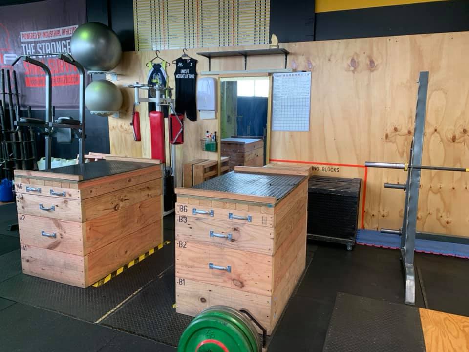 Uncut Weightlifting - Home