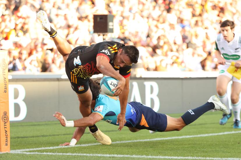 Chase Tiatia signs with the Magpies for 2022