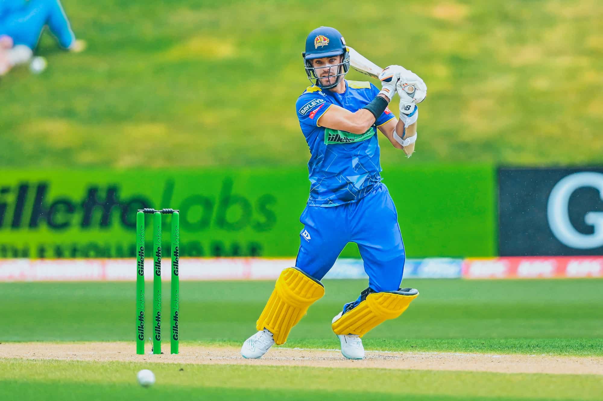 Volts all-rounder Michael Rippon departs