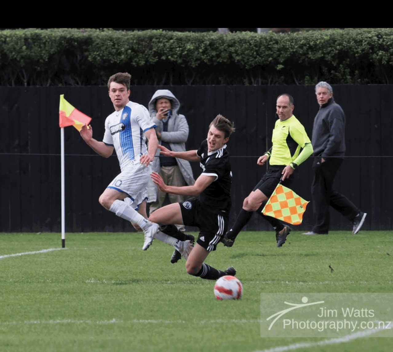 SL enters final straight as WPL finished